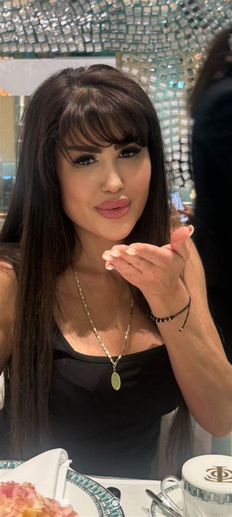 Моя жизнь невероятно интересная и прекрасная сейчас я нахожусь в таком