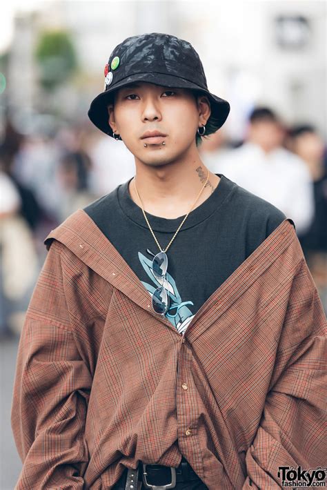 Harajuku Guy In Vintage Oversized Fashion W Demonia Platform Shoes
