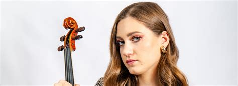 Hire Anna Violinist Violinist In London