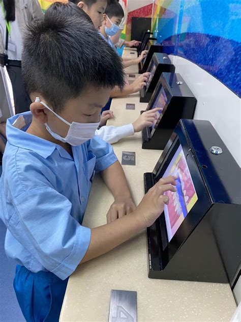 陽光笑容滿校園流動教室 荃灣天主教小學