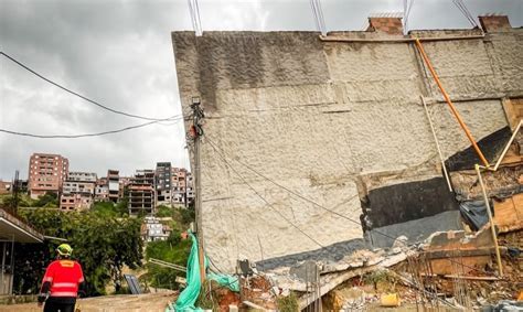 Por Riesgo De Colapso De Un Edificio Por Fallas Estructurales Evacúan 25 Edificaciones En