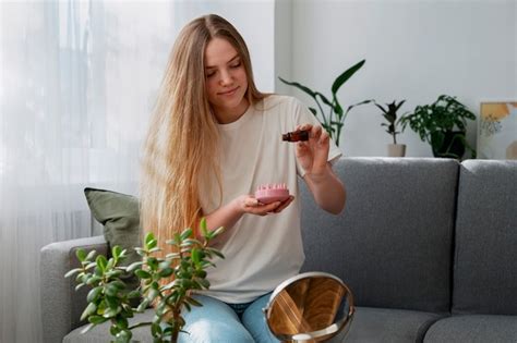 Free Photo Woman Giving Herself Scalp Massage