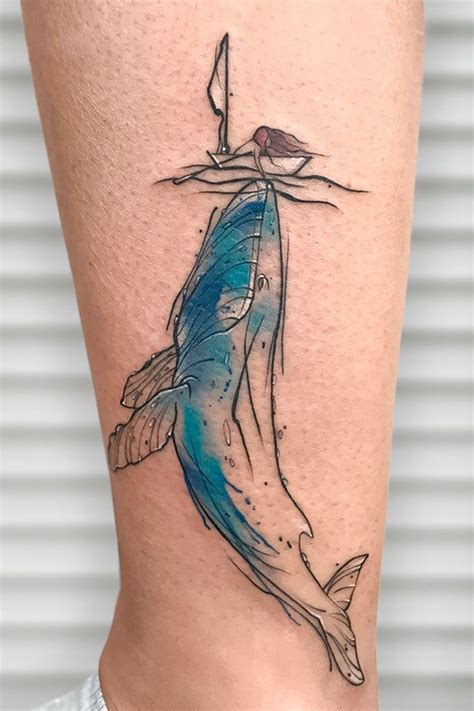 🐋 Женская цветная татуировка кит в стиле акварель на ноге Отличная идея для тату