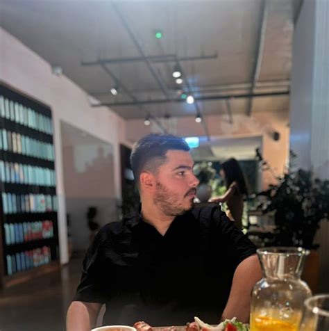 კინომიღმა ვიღაც ცუდი ბავშვობა გქონდა ალბათ ინტერნეტის გარეშე ჩემი ბავშვობა 😇👌 Facebook