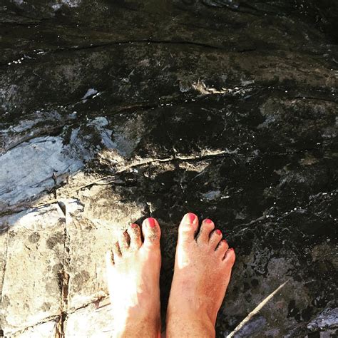 Nadine Velazquez Feet Akjeras