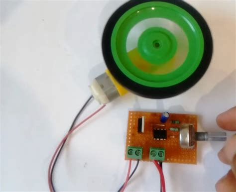 Pulse Width Modulation PWM Signal Generator Using LM Op IC