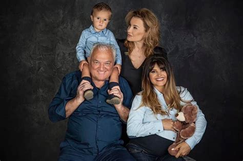 Рекорден брой звездни бебета през 2020 г Снимки Мама 24