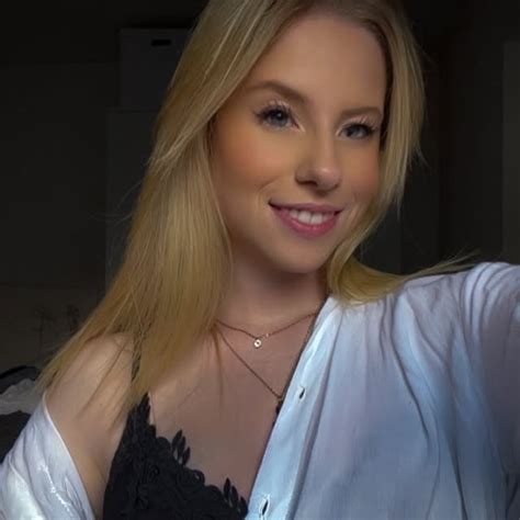 Alicia Aliciaaherzog Threads Say More Alicia Aliciaaherzog Threads Say More