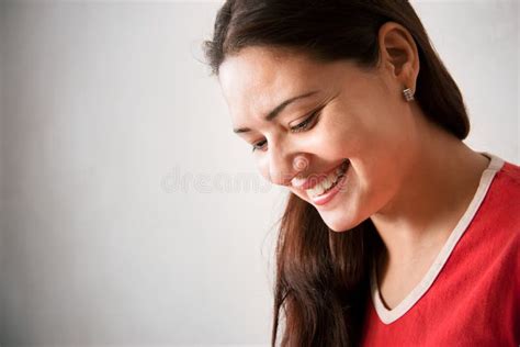 Sch Nes Frohes Indisches M Dchen Stockbild Bild Von Weiblich Stillstehen