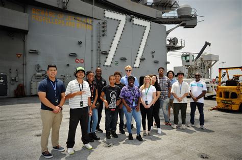 Niwc Atlantic Hampton Roads Summer Interns Tour Aircraft Carrier