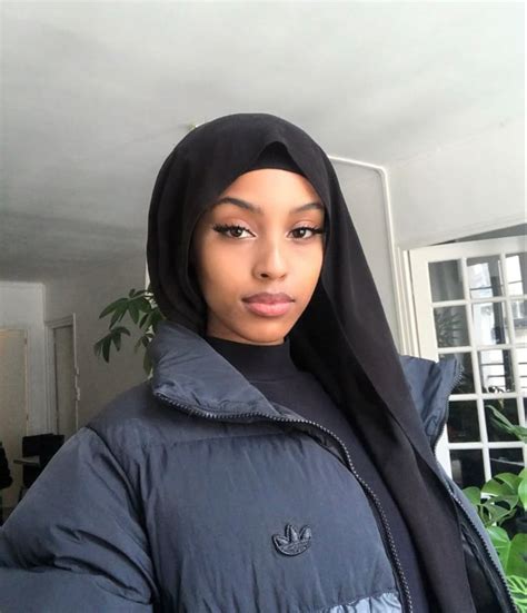 Pin Af Nabila🌷 På Somali Beauty Tøj Emo Tøj