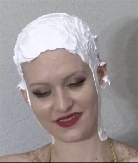 Pin On Shaved Shaved Hair Women Super Short Hair Woman Shaving