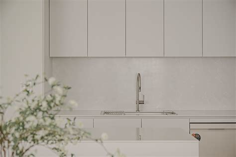 어나더그라운드청라인테리어 송도인테리어 부천인테리어 목동인테리어 아파트인테리어 심플함 속의 우아함 불필요한 요소를 배제하고 깔끔함을 강조한 현관 인테리어 집에