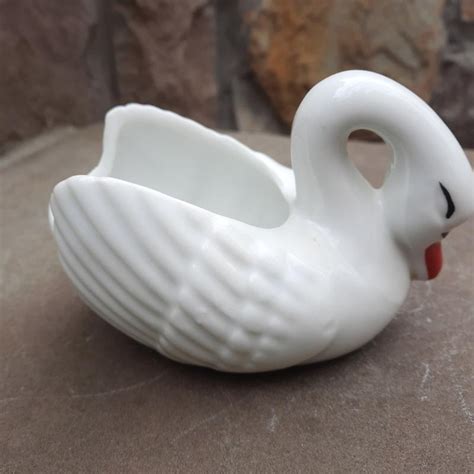 Фарфоровая статуэтка лебедь — цена 130 грн в каталоге Статуэтки Купить товары для дома и быта