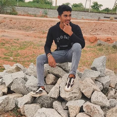 𝑅𝑎𝑗𝑢 𝑑𝑎𝑟𝑙𝑖𝑛𝑔 😎😍 (@raju_kalidindi_official) • Threads, Say more