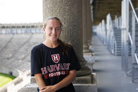 Jon Hamm Named Man Of The Year — Harvard Gazette