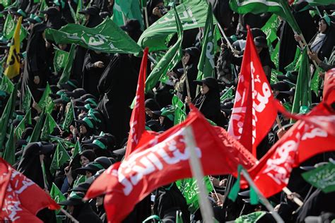 تصاویری از اجتماع 100 هزار نفری بسیجیان در ورزشگاه آزادی تسنیم