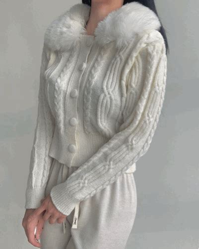 [당일출발🚀 여리핏🤍] 탈부착 후드 털 겨울 단추 퍼 가디건 2color 에이블리