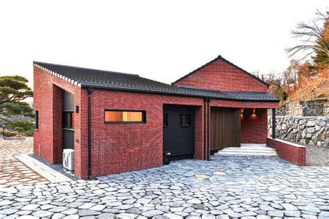 경량목구조×중목구조 벽돌집 경기 퇴촌면 산기슭에 스민 전원주택 Zum 허브