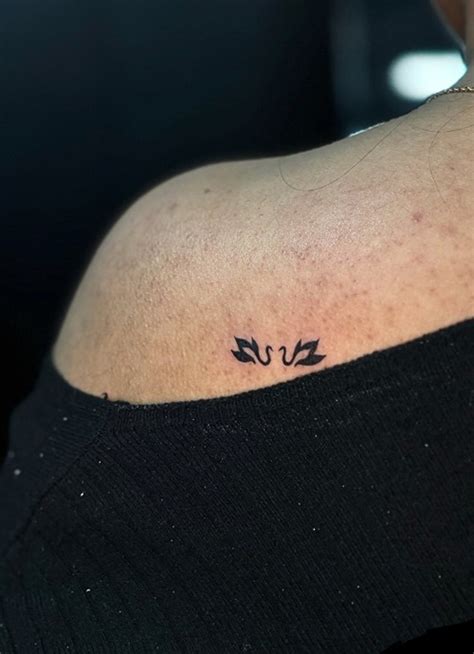 19 Tiny Symbol Tattoos With Powerful Messages Tattoosofasia