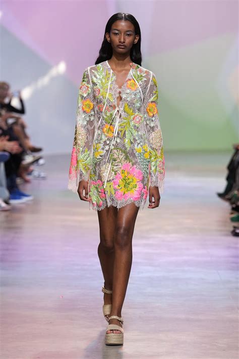 Défilé Elie Saab Prêt à Porter Printemps Eté 2023
