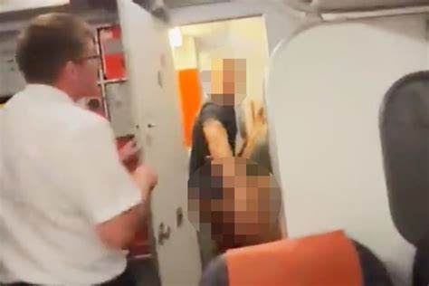 Sex im Flugzeug sorgt für Gelächter