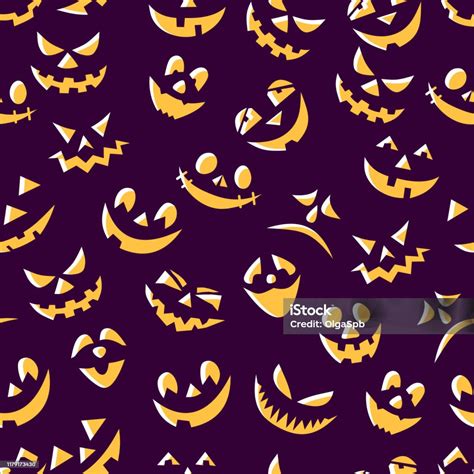 재미 호박 미소의 원활한 패턴 다양한 눈 코와 미소와 어두운 보라색 배경의 상징의 디자이너 국제 휴일의 주요 상징은 해피 할로윈입니다 패턴에 대한 스톡 벡터 아트 및 기타