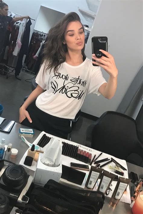 Hailee Steinfeld For Mission Athlete Hailee Steinfeld Preety Girls Hailee Steinfeld Style