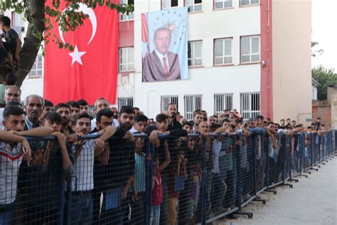 Süleyman Soyluya Yarış Atı Hediye Edildi