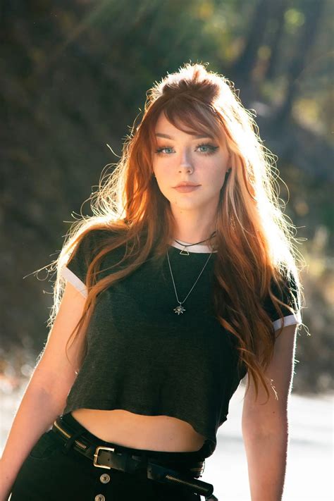 Nicole Eevee Davis Scrolller