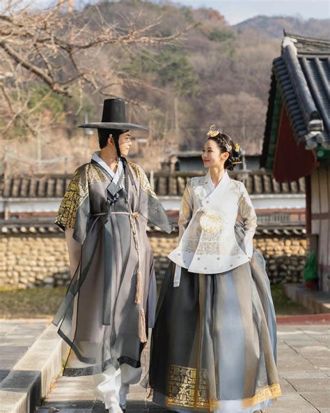 경복궁한복대여 전주한옥마을한복대여 한국민속촌 창덕궁 북촌한옥마을한복대여 한복남 Hanboknam 그레이 금박 신상 커플한복👩‍ ️‍👨🩶 쉽게 볼 수 없는