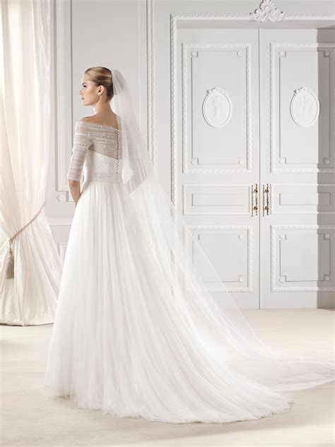 Esien Poročne Obleke Modart In Svečana Moda