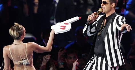 Did Miley Cyrus Flirt With Bad Taste Or Dive Right In Wxpr