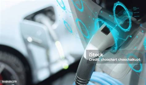 현대 기술 Ui 제어 정보 디스플레이 자동차 주유소 연결 전원 케이블 전기 자동차용 플러그인 충전 전원 및 대체 지속 가능한