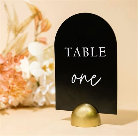 Hanna Roberts Modern Cursive Table Number Black Card Stock Half Circle Signs With Round Stand
