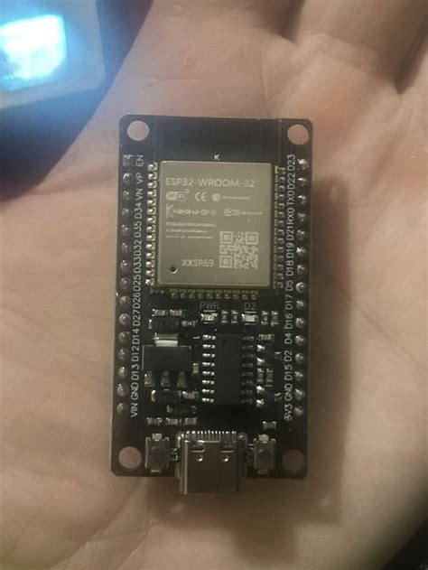 esp32 wrong dev module not connecting to wifi r esp32