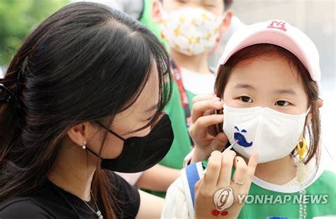 영유아 실내마스크 해제 논의 주목…충분히 검토해 완화 결정 나무뉴스