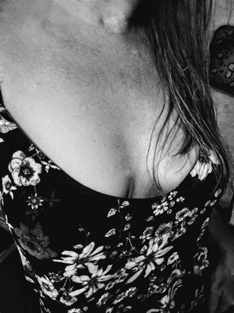 Foto Hair Still Damp No Bra Check Ready To Go