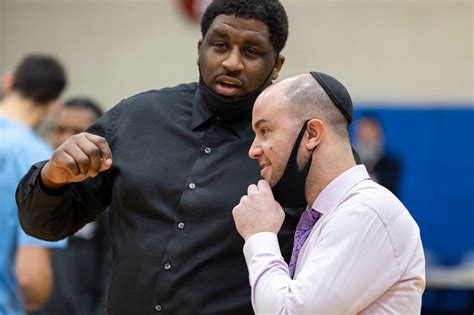 How Elliot Steinmetz turned Yeshiva into a hoops powerhouse