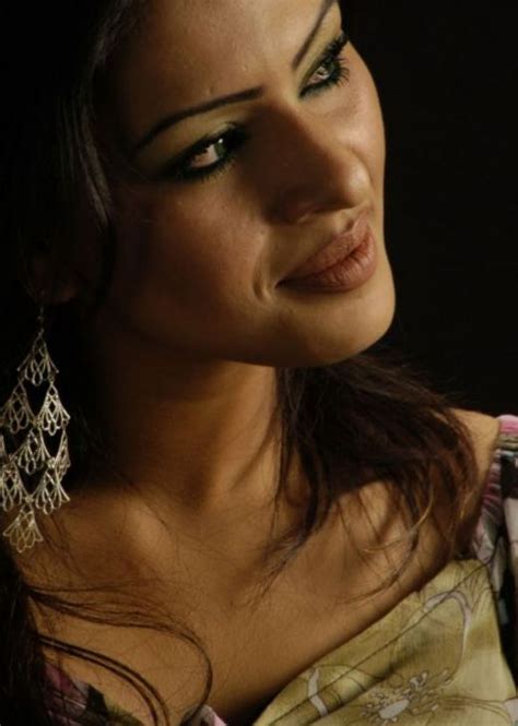 Bangladeshi Model Tinni Picture And Biography