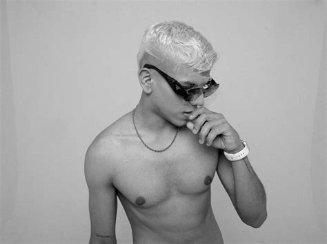 Alam Brownn Cam Model Free Live Sex Show And Chat Stripchat