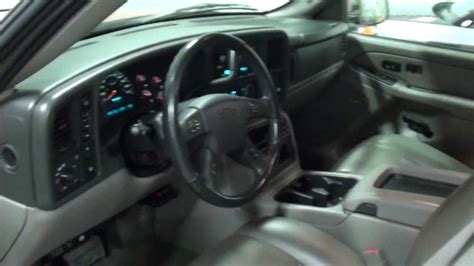 2004 Chevy Avalanche Interior