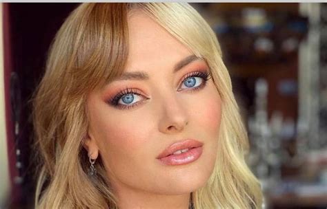 Firmele La Care E Asociat Delia Munteanu Au Avut Afaceri De 146