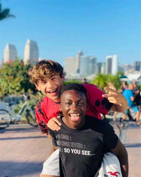 Devon Weetly Age Height Weight Net Worth Career And Full Bio Biodetailshub