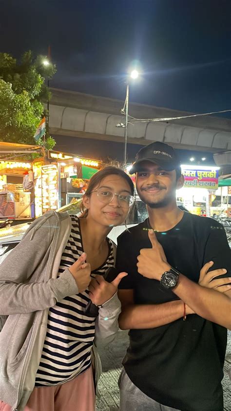 Pin By Krishn Priya ️ On Kuhoo Insta Profile Pic Friends Photography Instagram Pictures