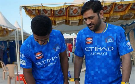 Ms Dhoni Celebrates Csk Teammate Rahul Tripathis Birthday During Ipl