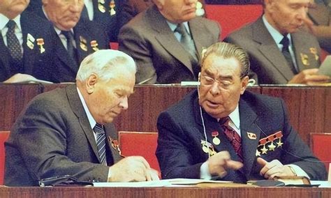勃列日涅夫执政18年：创造了苏联辉煌，他到底是个什么样的人？_腾讯新闻