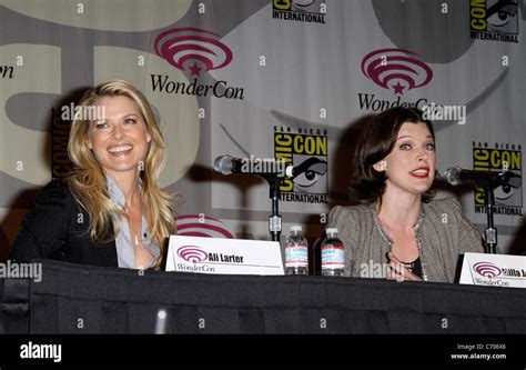 Afterlife Ali Larter Milla Jovovich Banque De Photographies Et Dimages