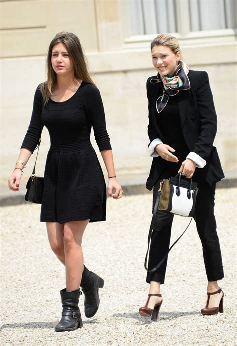 Photo Adele Exarchopoulos Et Lea Seydoux Dejeuner Avec Lequipe Du