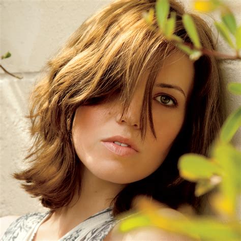 15 Sassy Hairstyles Featuring Mandy Moore Short Hair